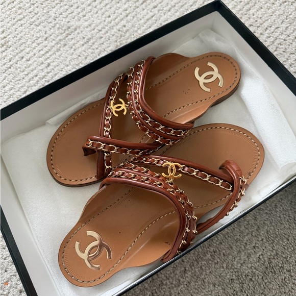 CHANEL | Shoes | Chanel Cc Chain Summer Cruise Leather Sandals | Poshmark